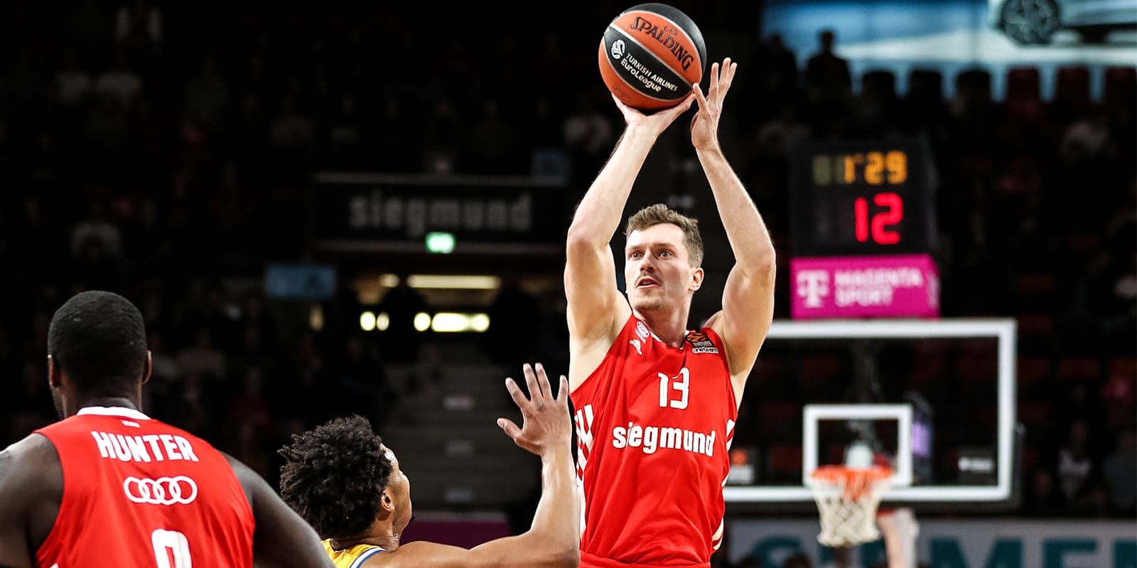 Andi Obst extends with FC Bayern until 2026