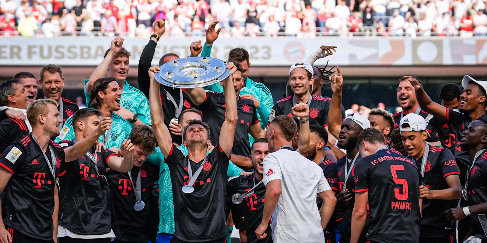 11. Titel in Folge! Die Meisterfeier in Köln in Bildern