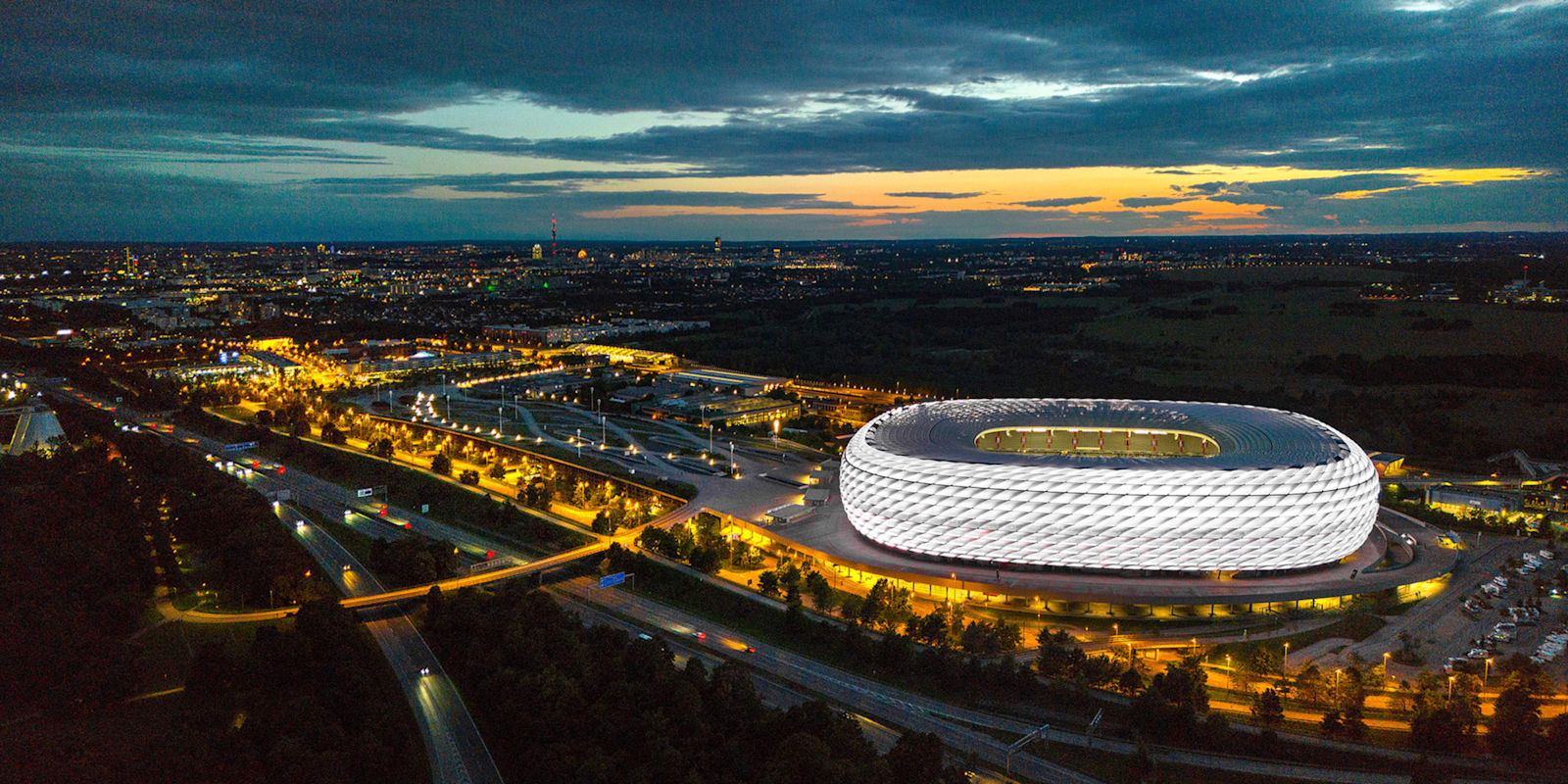 Kostenfreies ÖPNV-Ticket für EM-Fans | Allianz Arena