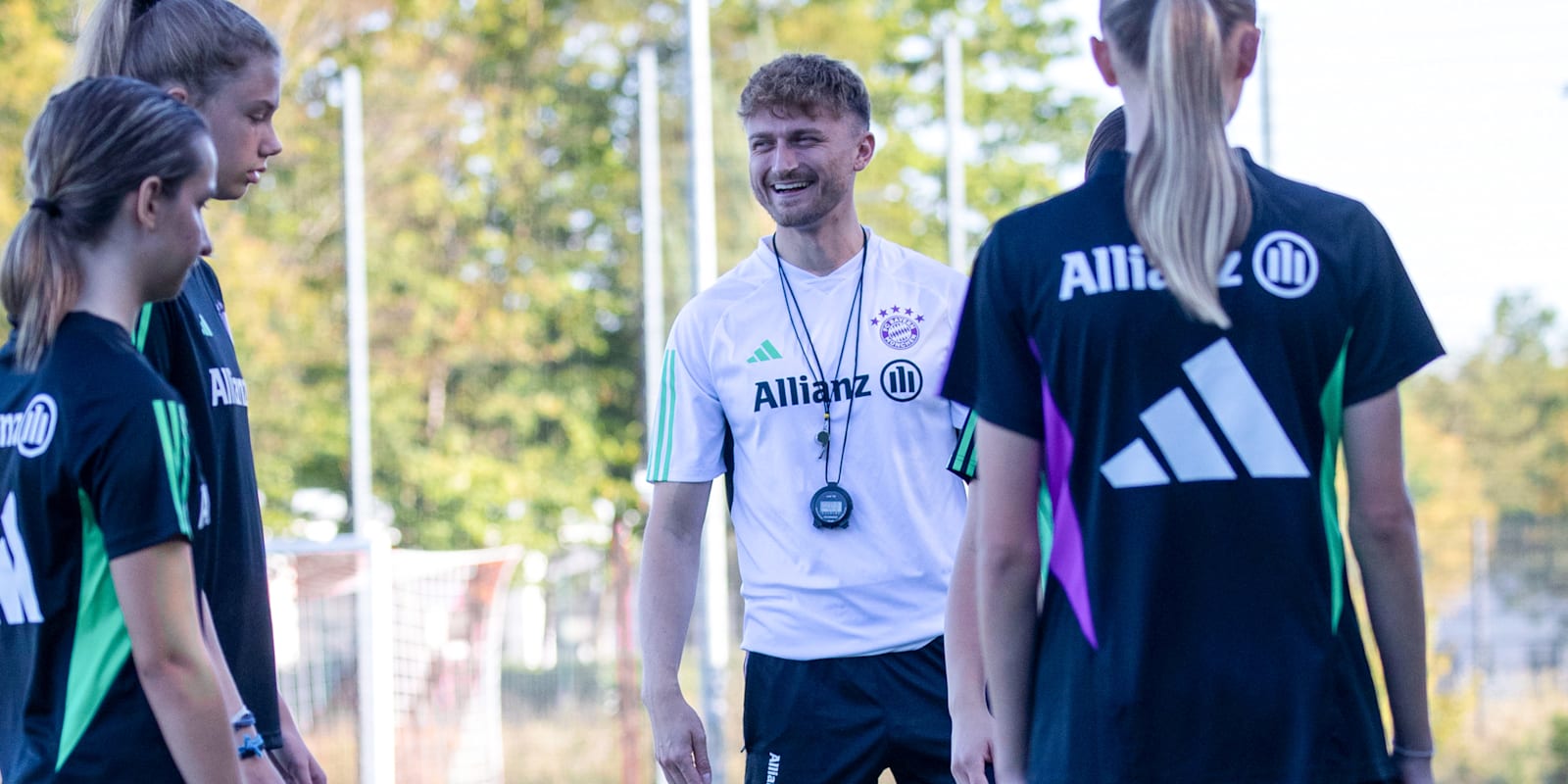Der U17-Jahresrückblick mit Cheftrainer Michael Schubert | FC Bayern Frauen