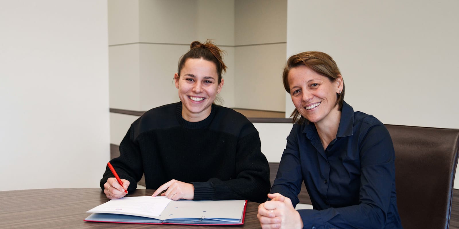 Transfer: FC Bayern sign Lena Oberdorf