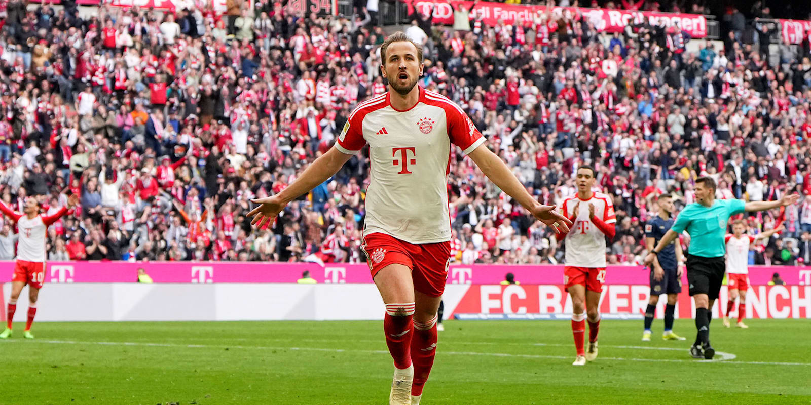 Record breaker Harry Kane leads FC Bayern in goal frenzy against Mainz 05