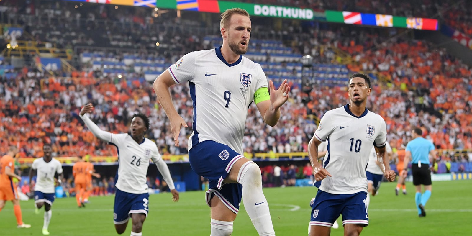 Kane and England celebrate reaching the final of EURO 2024 I FC Bayern