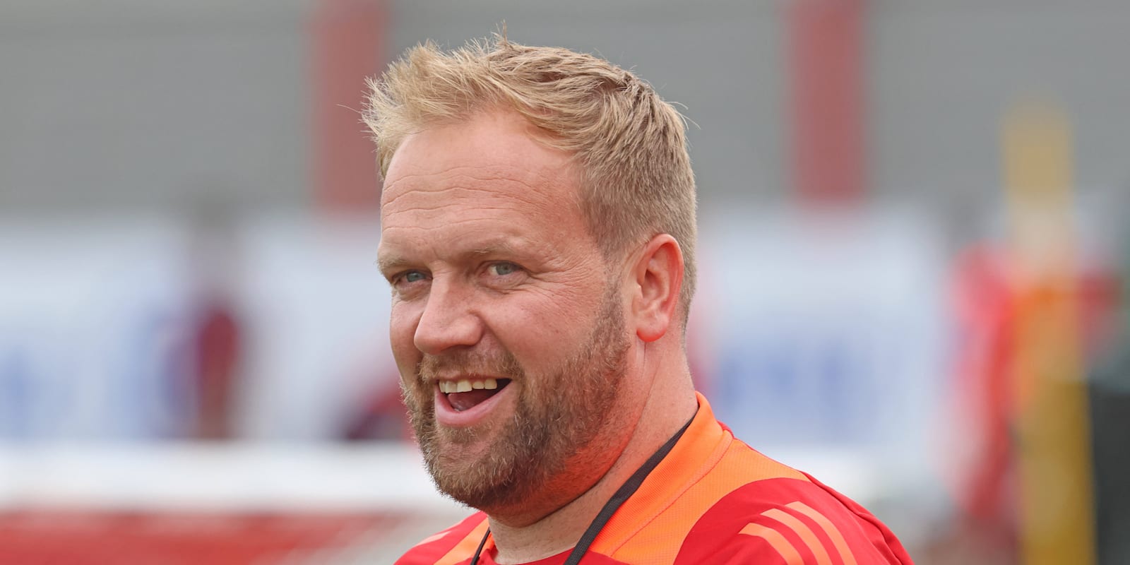 Series: Aaron Danks | FC Bayern's coaching staff profiles