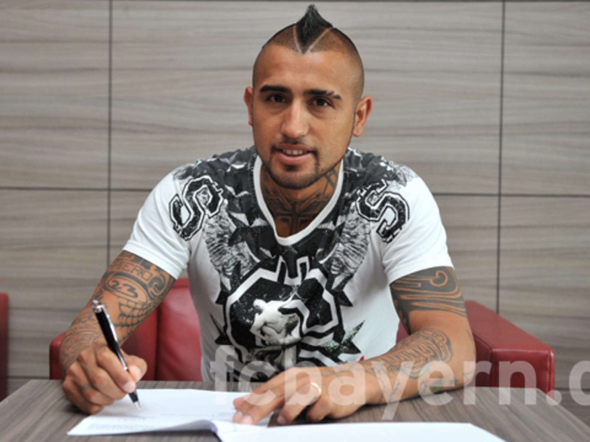 Arturo Vidal Hairstyle Back
