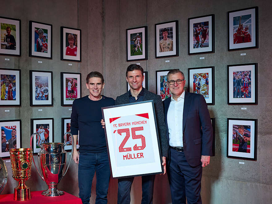 Thomas Müller signs contract extension at FC Bayern until 2025