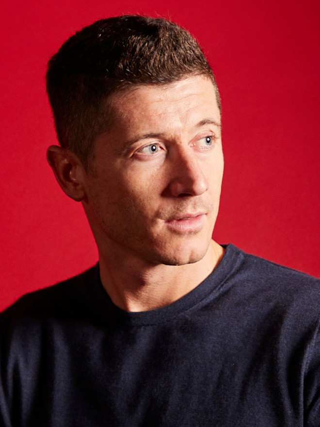 Robert Lewandowski Frisur / Robert Lewandowski Endlich Wieder Kuscheln ...