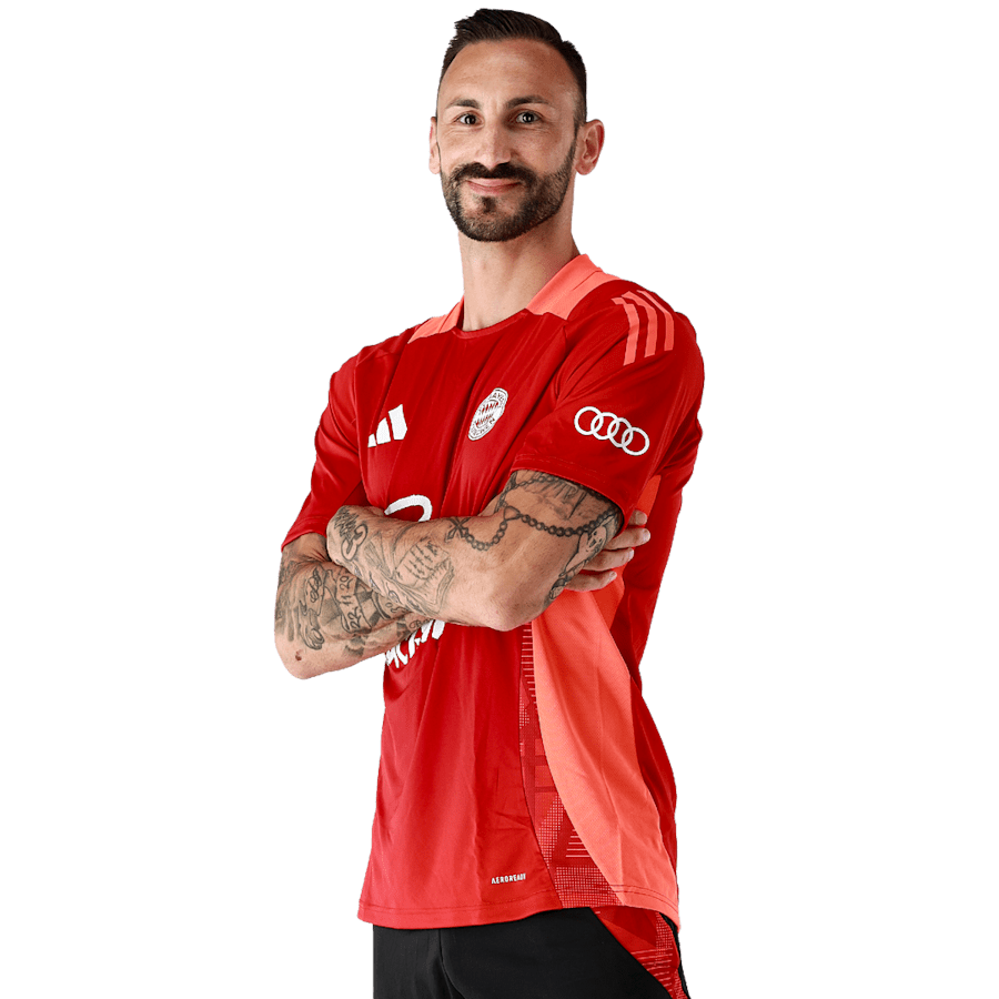 Diego Contento - FC Bayern World Squad Coach