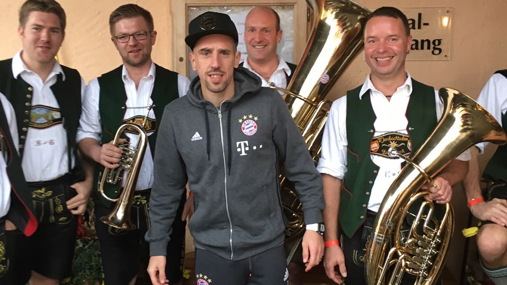 Die FCB-Profis auf Fanclubbesuch