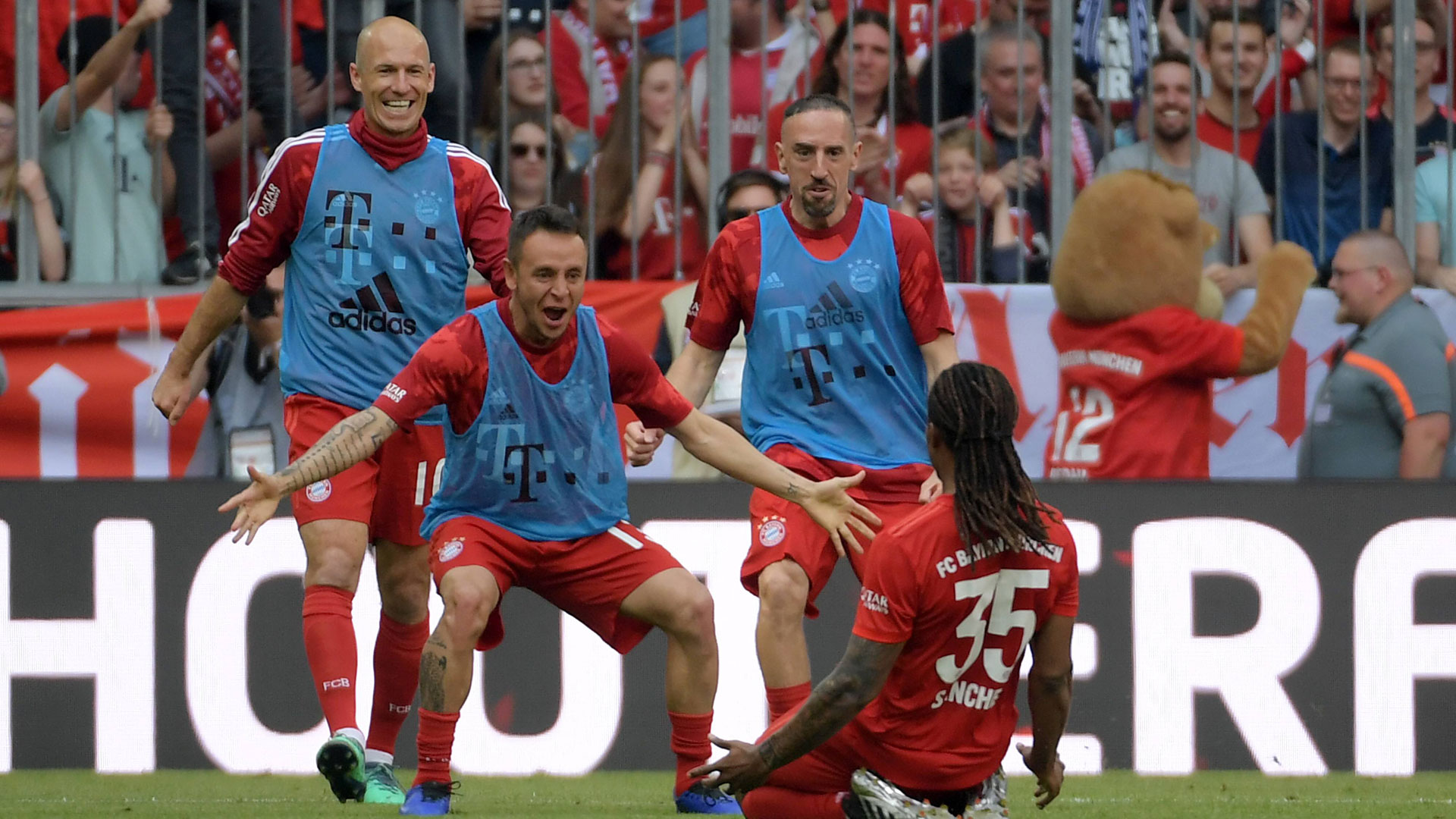 Bayern v Frankfurt: Match highlights - FC BAYERN.TV