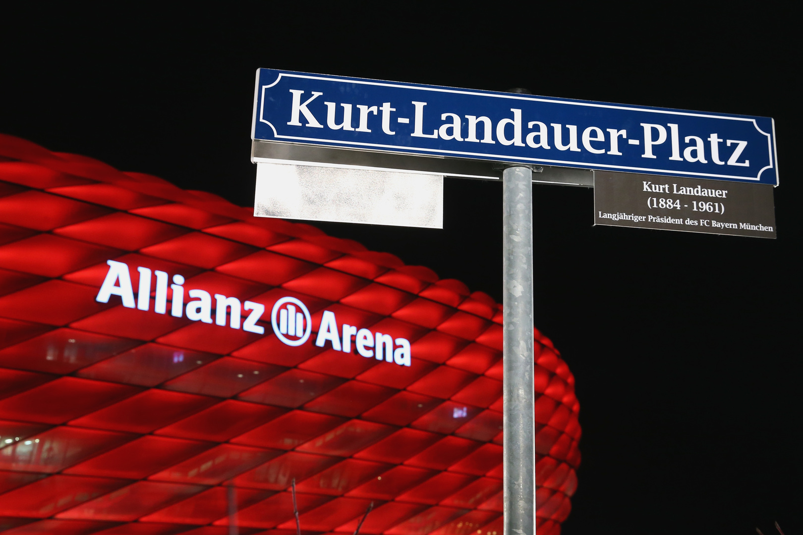 Kurt Landauer Platz inaugurated